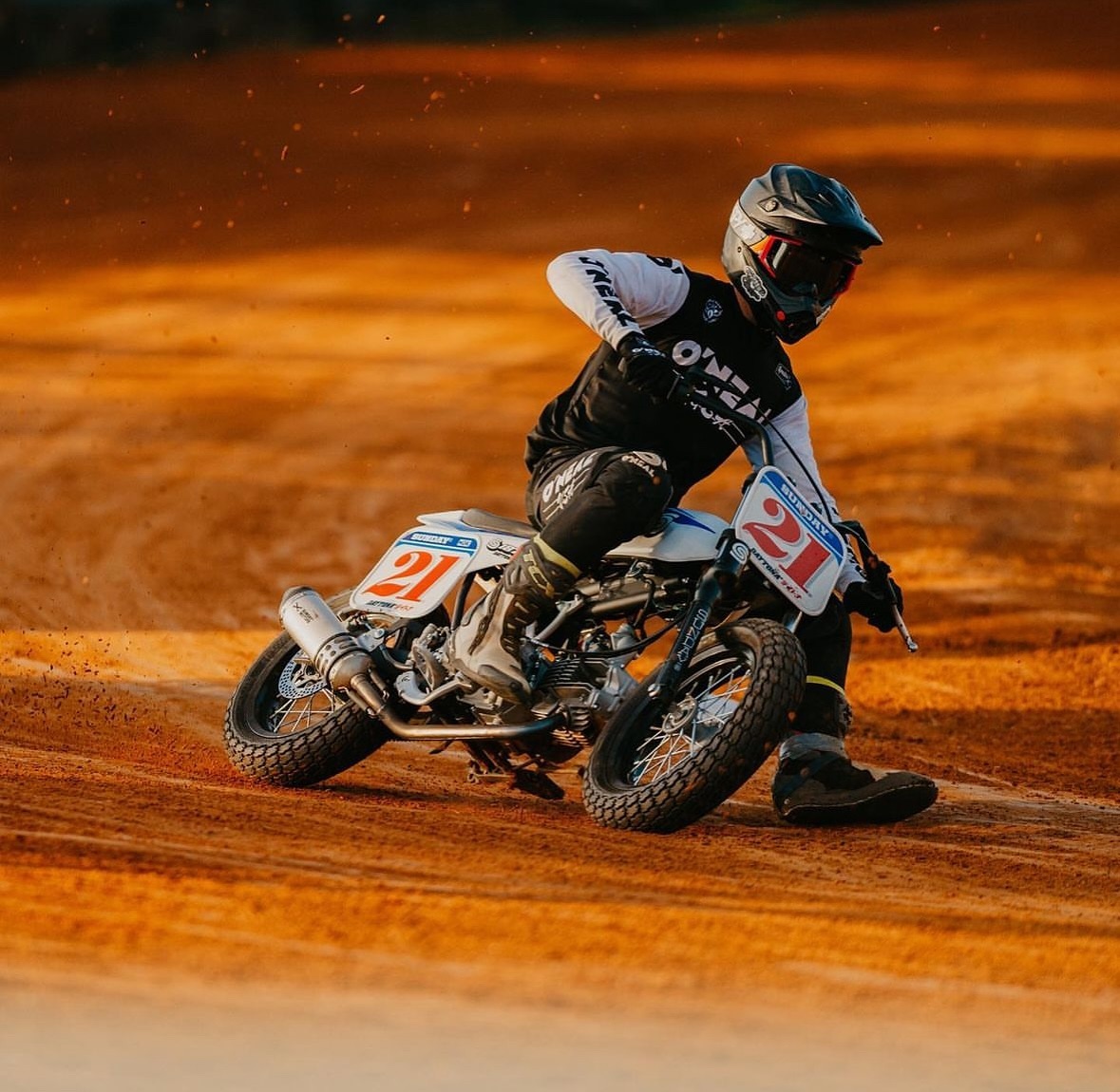 CONTACT US – Sunday Motors